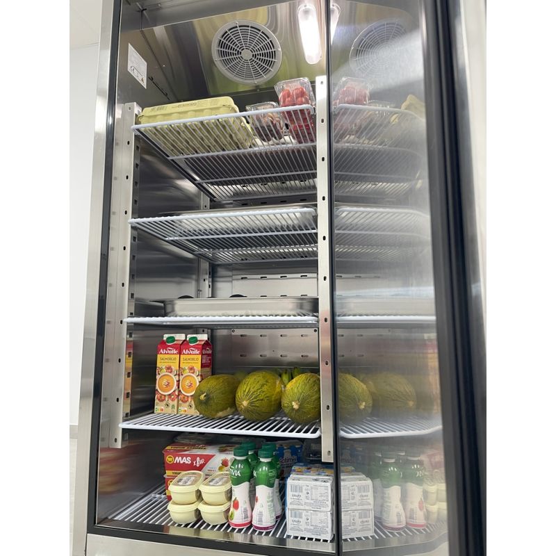 Katerbay. UNIFROST R700SVN LARGE GN UPRIGHT FRIDGE R290